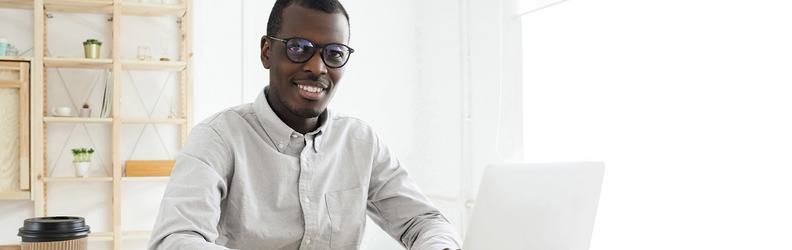 Hvad er Hyperopi? Symptomerne, årsagerne og behandlingen. | Lentiamo